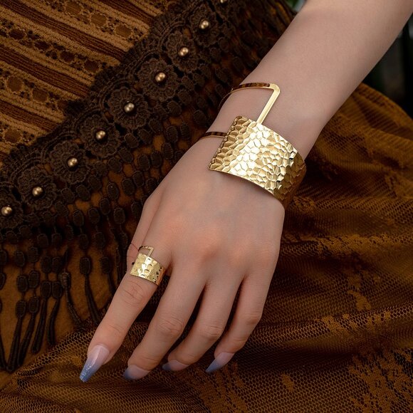 Private Label | Jewelry | New Larissa Hammered Gold Cuff Bracelet And Ring Set Os | Poshmark